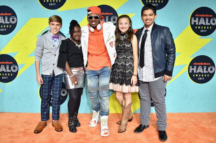 Zoe Accepts Nickelodeon 2017 Halo Award – Zoe's Dolls